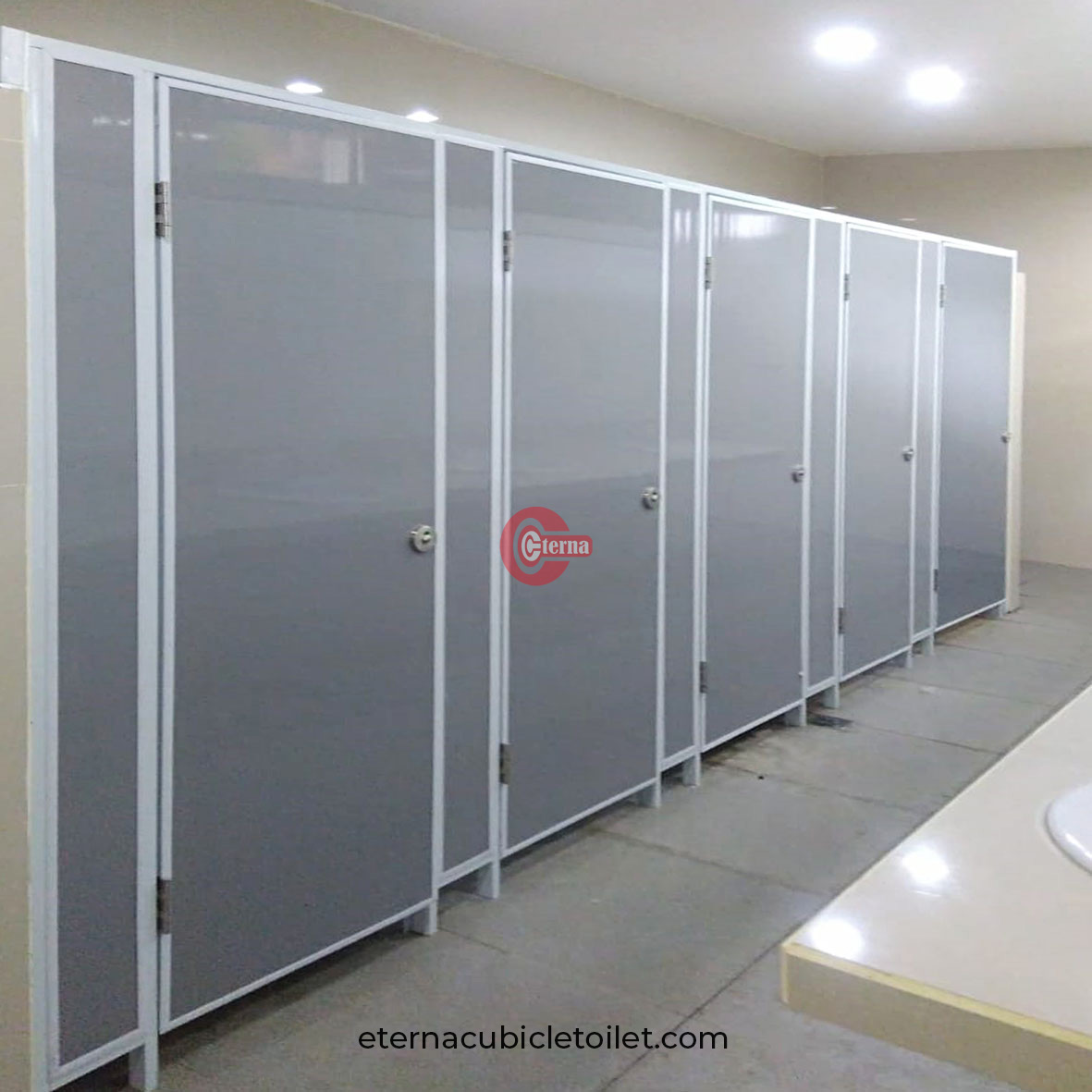 Cubicle Toilet Malang - Partisi Toilet Malang - Eterna Cubicle Toilet