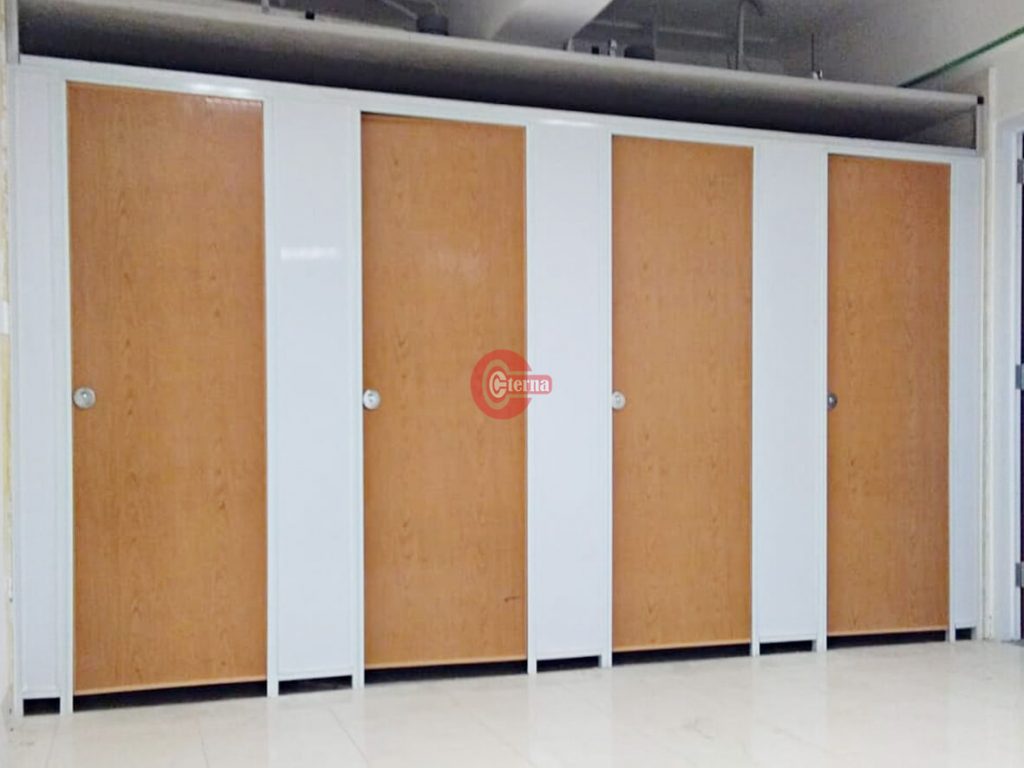 Cubicle Toilet PVC - Partisi Cubicle Toilet PVC